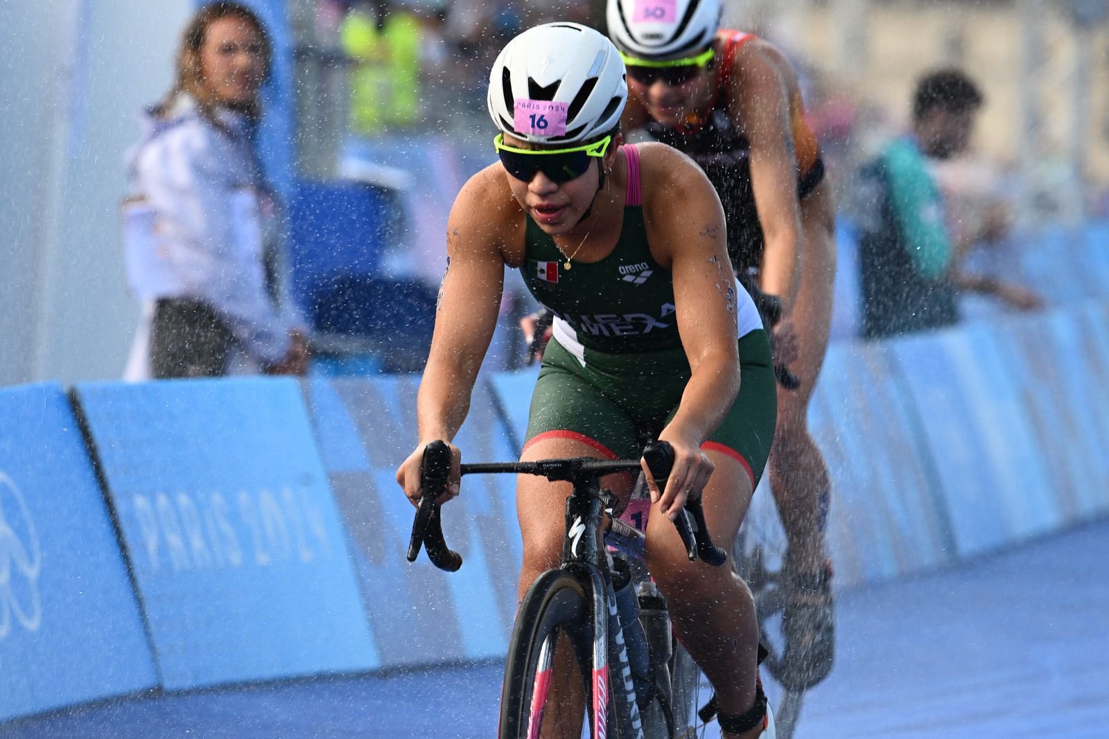 París 2024: Rosa Tapia, la mejor triatleta de México en relevos mixtos